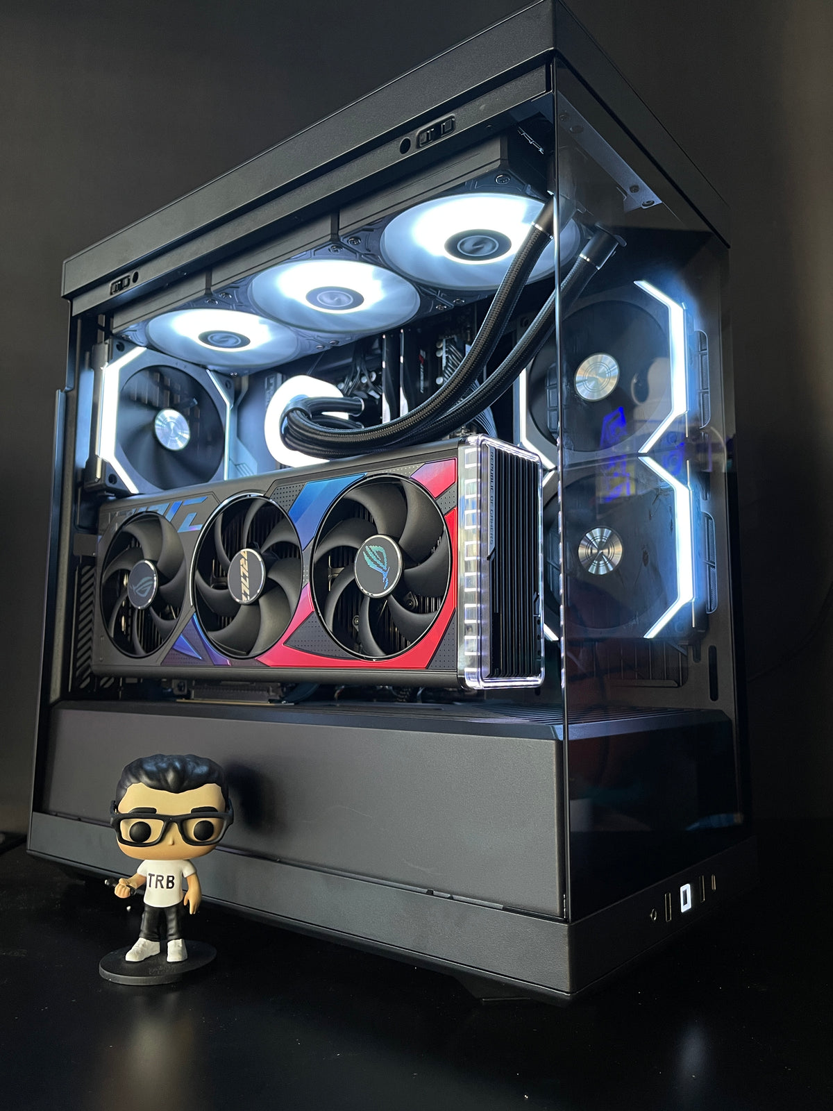 HYTE Y40 BLACK — The Rig Builders